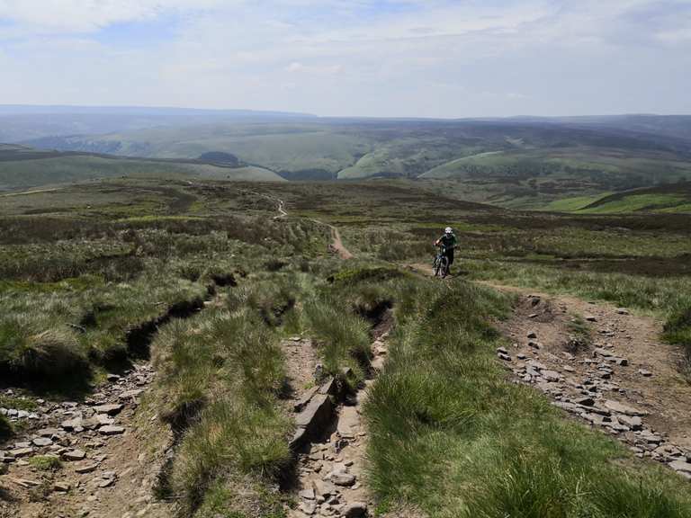 Langsett Reservoir, Cut Gate and Ladybower Reservoir loop — Peak ...