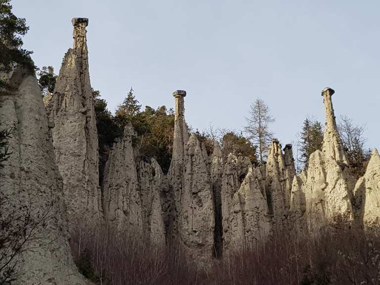 Ritten: Erdpyramiden im Gasterergraben bei Unterinn Routes for Walking ...