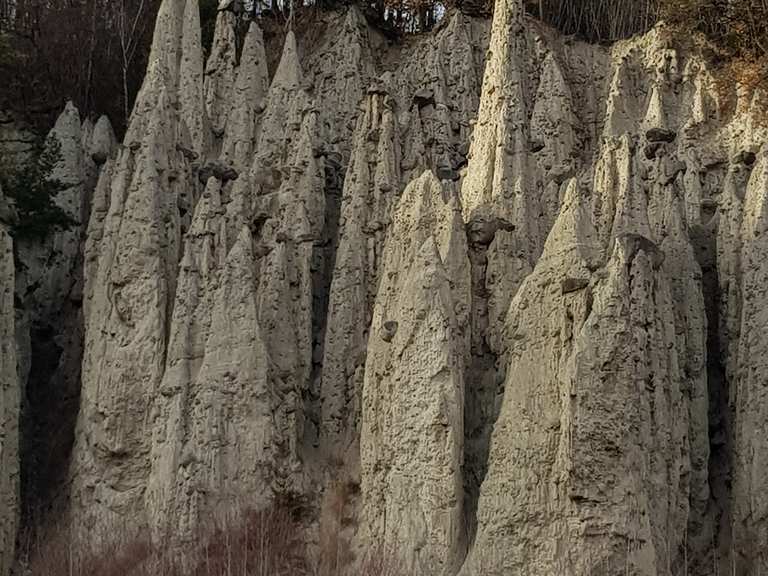 Ritten: Erdpyramiden im Gasterergraben bei Unterinn Routes for Walking ...