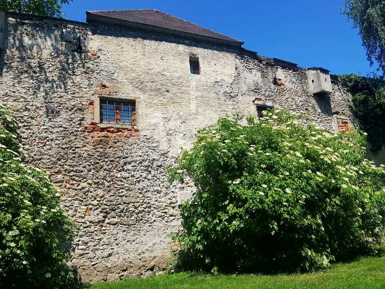 Burg Wels - Itinéraires vélo et carte | Komoot