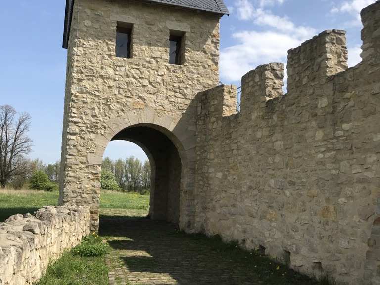 Westturm der Kaiserpfalz Werla: Wanderungen und Rundwege | komoot