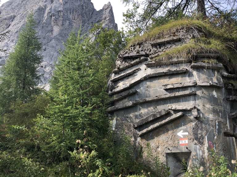 Alpenwall-Bunker am Kreuzbergpass – Wanderungen & Anfahrt | Komoot