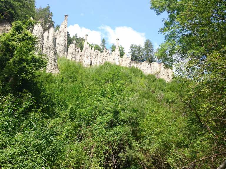 Ritten: Erdpyramiden im Gasterergraben bei Unterinn Routes for Walking ...