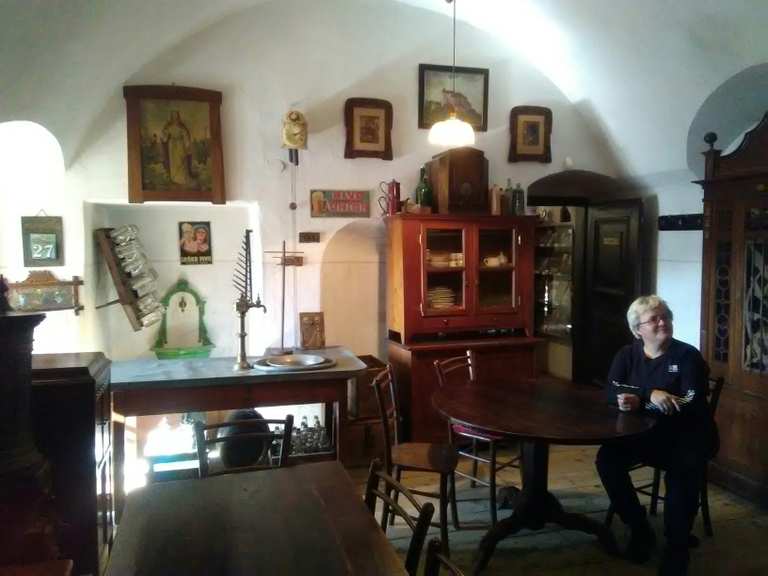 Velenjski grad, Muzej Velenje: Wanderungen und Rundwege | komoot