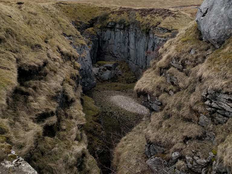 Hull Pot Routes for Walking and Hiking | Komoot
