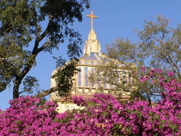 Cathédrale Sainte Anne de Thiès Routes for Walking and Hiking | Komoot