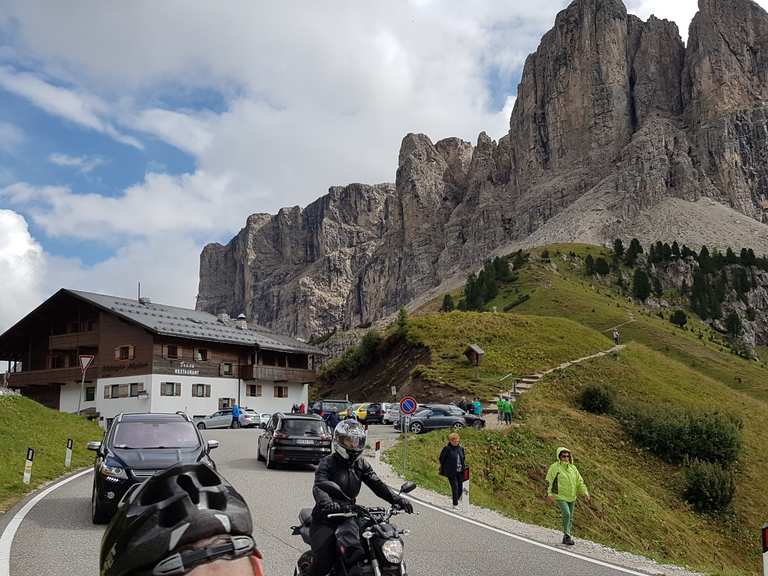 Passo Gardena Road Cycle Routes and Map | Komoot