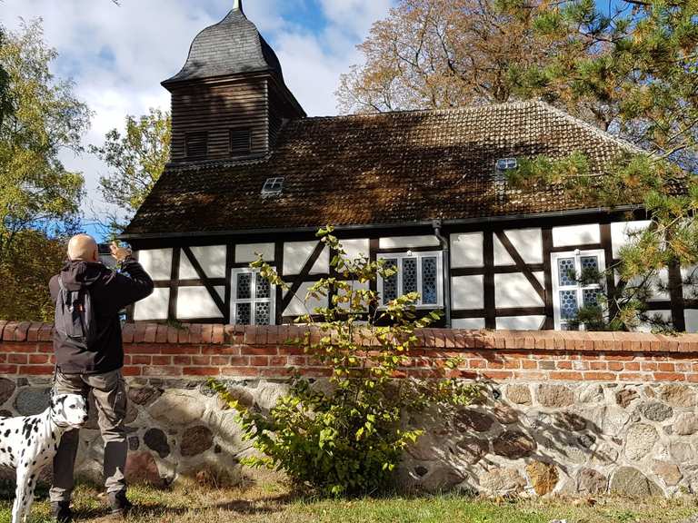 Dorfkirche Kratzeburg: Wanderungen und Rundwege | komoot
