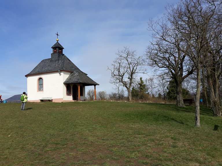 Kleine Kalmit mit Kapelle: Wanderungen und Rundwege | komoot