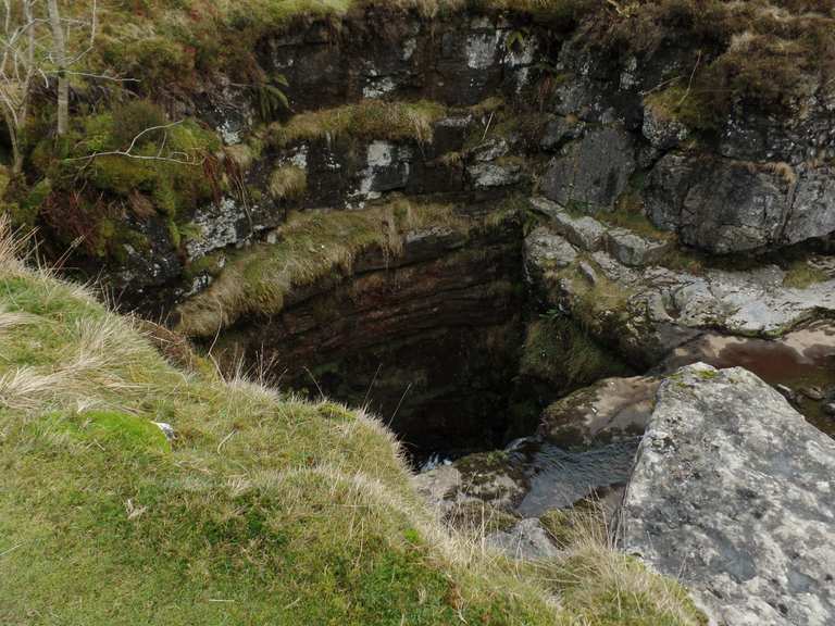 Trow Gill – Ingleborough Loop from Clapham | hike | Komoot