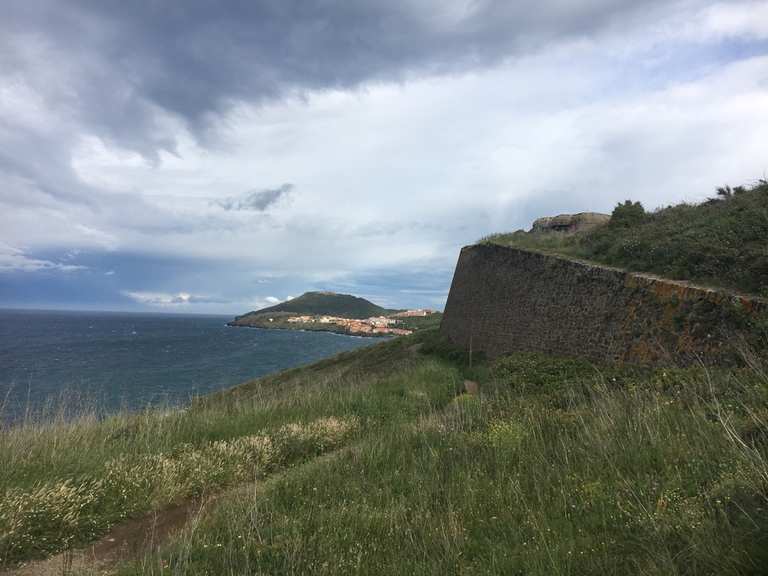 Sentier côtier de la plage de l'Ouille à Collioure - Itinéraires de ...