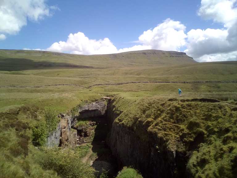 Hull Pot Routes for Walking and Hiking | Komoot