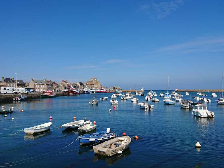 Cap Levi, Barfleur and the château des Ravalet— loop from Cherbourg ...