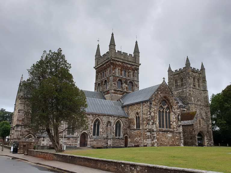 Wimborne Minster and Chained Library Routes for Walking and Hiking | Komoot