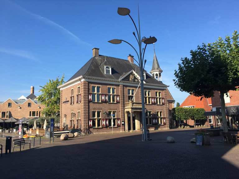 Centrum van Denekamp en Sint-Nicolaaskerk fietsroutes en kaart | Komoot