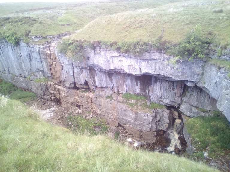 Hull Pot Routes for Walking and Hiking | Komoot