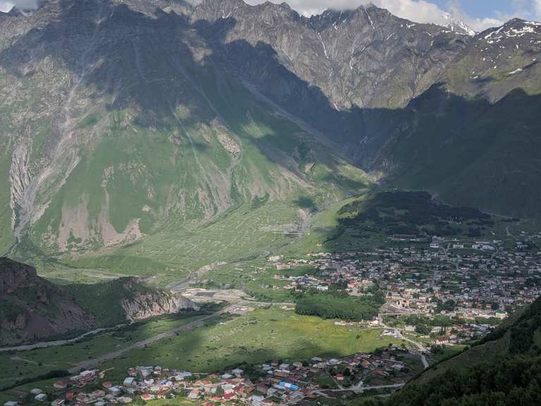 Holy Trinity Church – Beautiful viewpoint loop from Stepantsminda ...