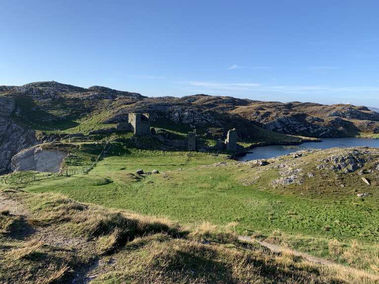 Dunlough Castle loop from Coosacuslaun Bay | hike | Komoot