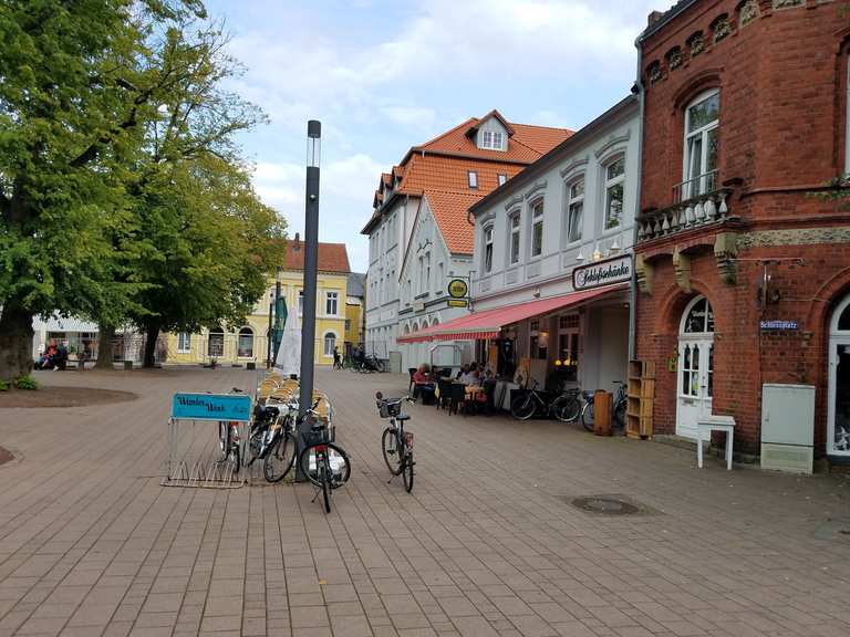 Schlossplatz Varel - Cycle Routes and Map | Komoot