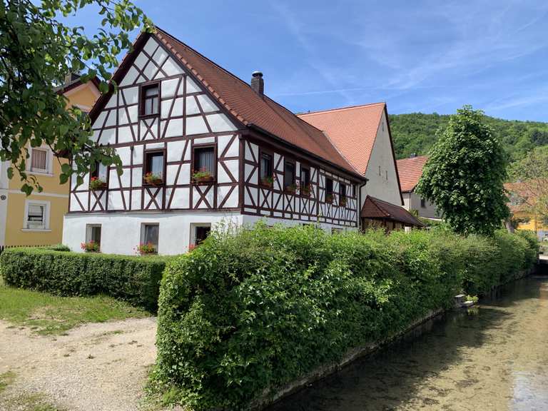 Frankendorf: Wanderungen und Rundwege | komoot