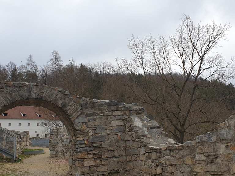 Ruine Massenburg: Wanderungen und Rundwege | komoot