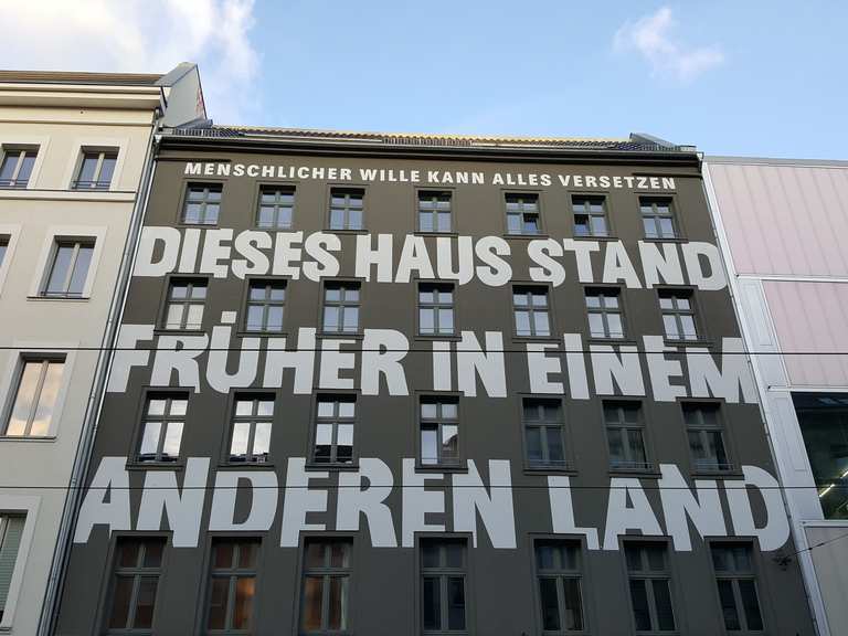 Dieses Haus stand früher in einem anderen Land: Wanderungen und ...