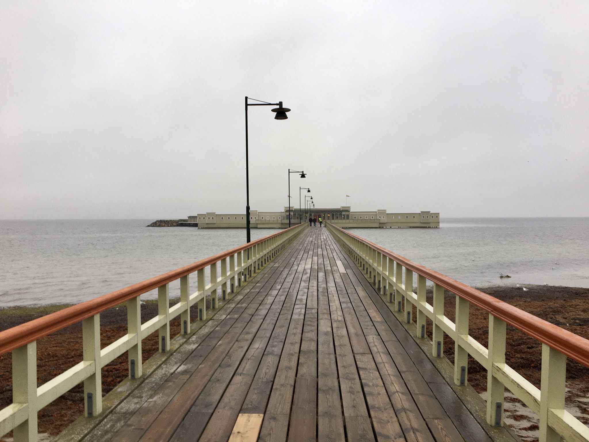 Ribersborgs Kallbadhus – View of the Öresund Bridge loop from Limhamn ...