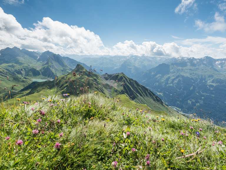 Two lakes and the Gehrengrat - day tours in Lech Zürs | hike | Komoot