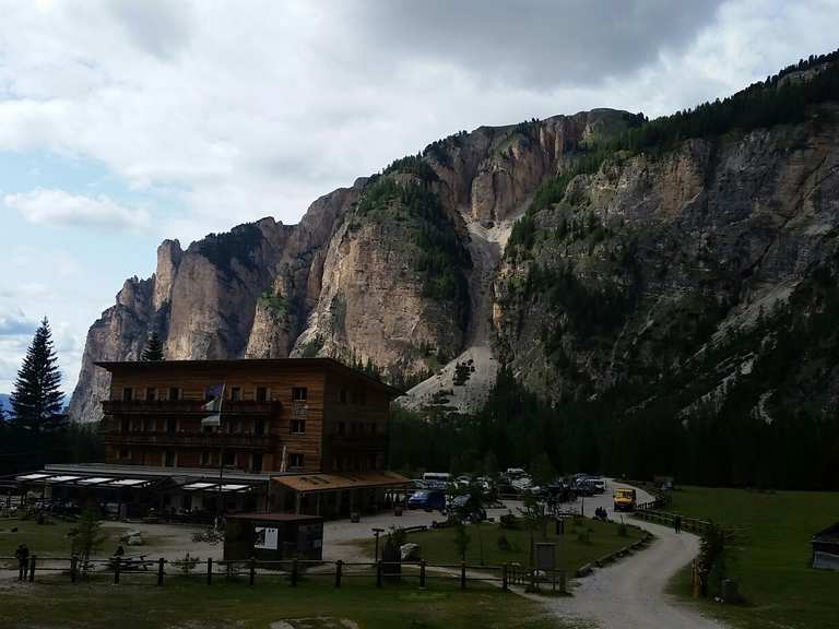 Rifugio Pederü / Pederü Hütte: Wanderungen und Rundwege | komoot
