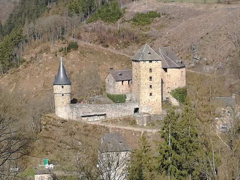 Belle vue sur le château de Reinhardstein: Wanderungen und Rundwege ...