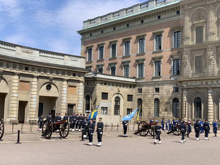 Stockholms slott (royal castle): Wanderungen und Rundwege | komoot
