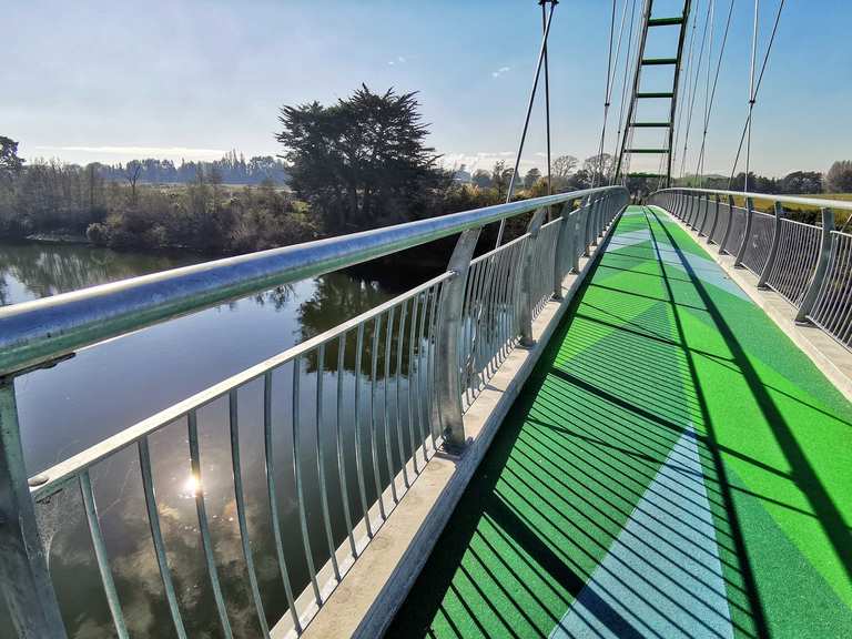 Te Awa Bridge - Cycle Routes and Map | Komoot