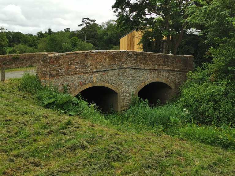 Pershore Old Bridge Routes for Walking and Hiking | Komoot