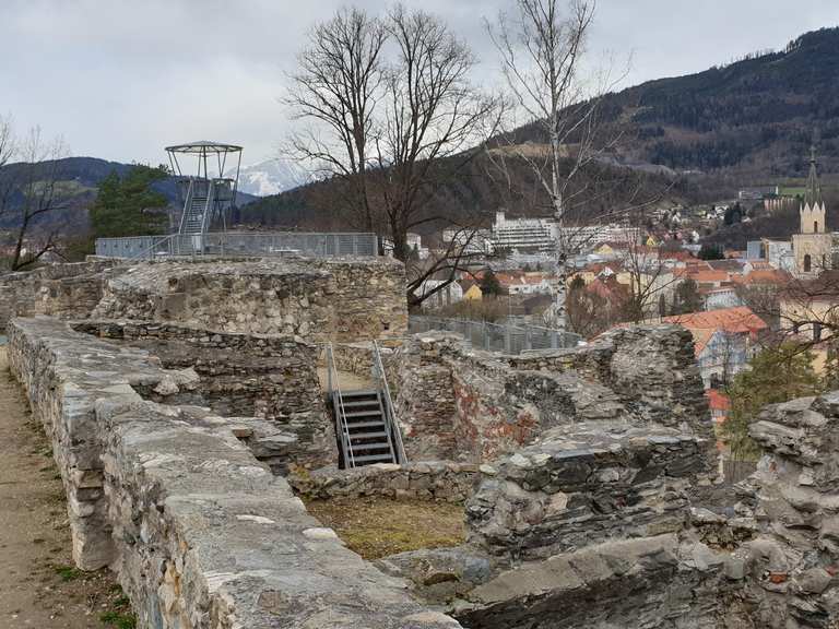 Aussichtsplattform Burgruine Massenburg: Wanderungen und Rundwege | komoot