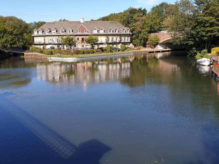 Weybridge Town Lock Routes for Walking and Hiking | Komoot