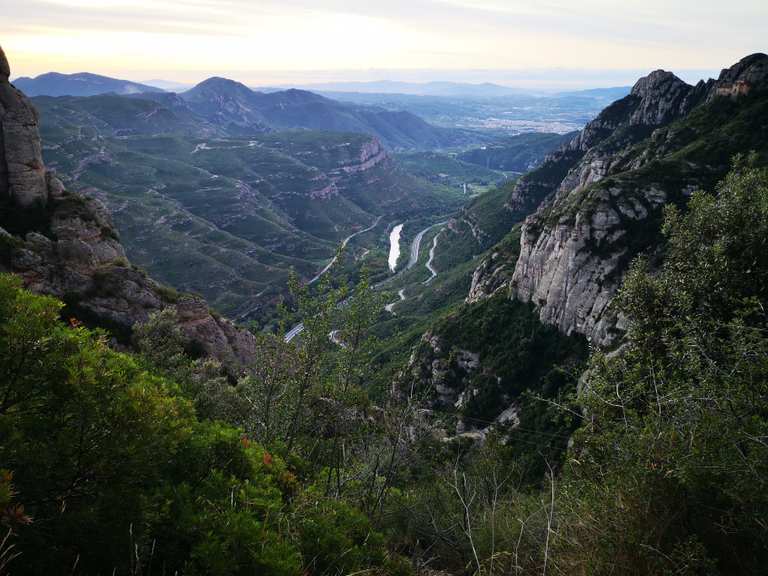 Ruta circular de Collbató, Monasterio de Montserrat y Santa Cova ...