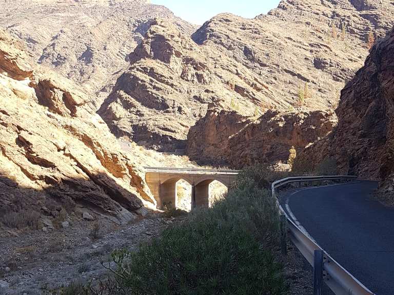 Aldea de San Nicolas, Tejada, y Ayacata – return through Tamadaba ...