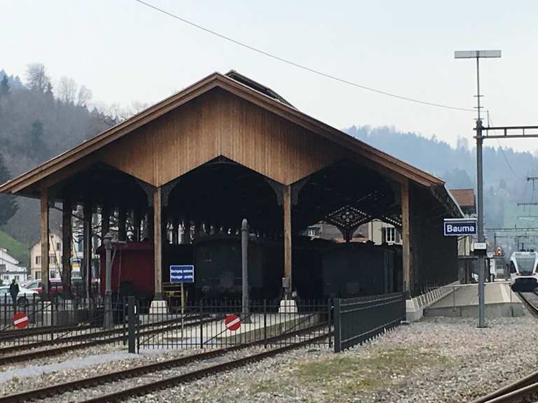 Historische Bahnhofshalle Bauma: Wanderungen und Rundwege | komoot