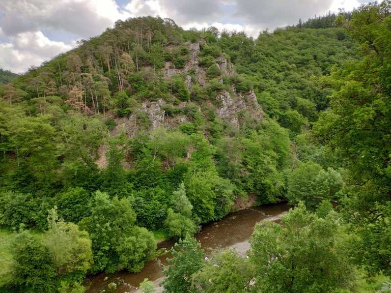 Steinbrücke über den Elzbach: Wanderungen und Rundwege | komoot