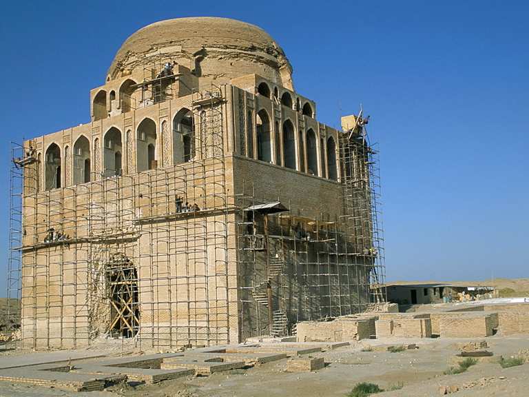 Soltan Sanjar Mausoleum wandelroutes en hikes | Komoot