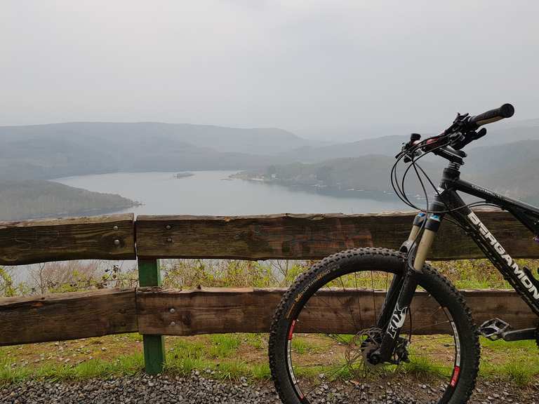 Hubertushöhe / Aussicht Rursee - Mountain Bike Trails & Tracks | Komoot