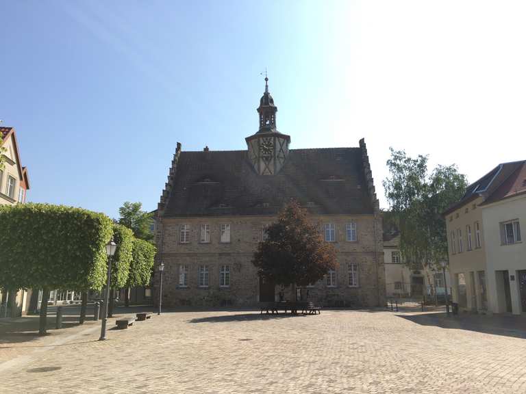 Town Hall of Bad Salzelmen – Hiking & Cycling Routes | Komoot