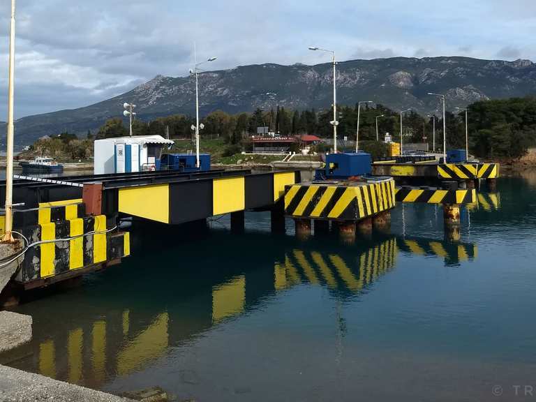 Corinth submersible bridge 🛤️ Ancient Diolkos ship railway - Cycle ...