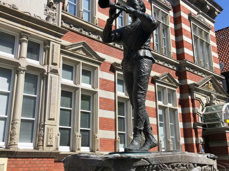 Rattenfänger Statue Hameln Routes for Walking and Hiking | Komoot