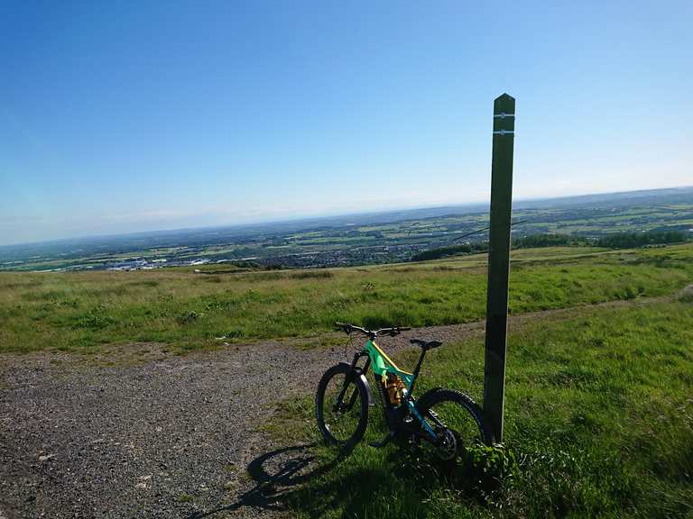 Great view of Lower Rivington Reservoir - Cycle Routes and Map | Komoot