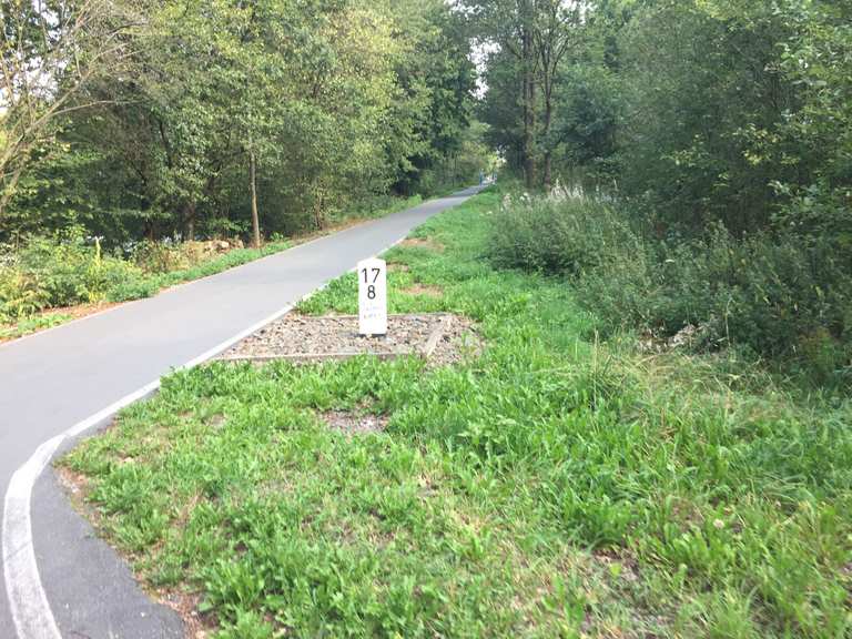Wunderschöner Radweg auf einer alten Bahntrasse: Radtouren und Radwege ...