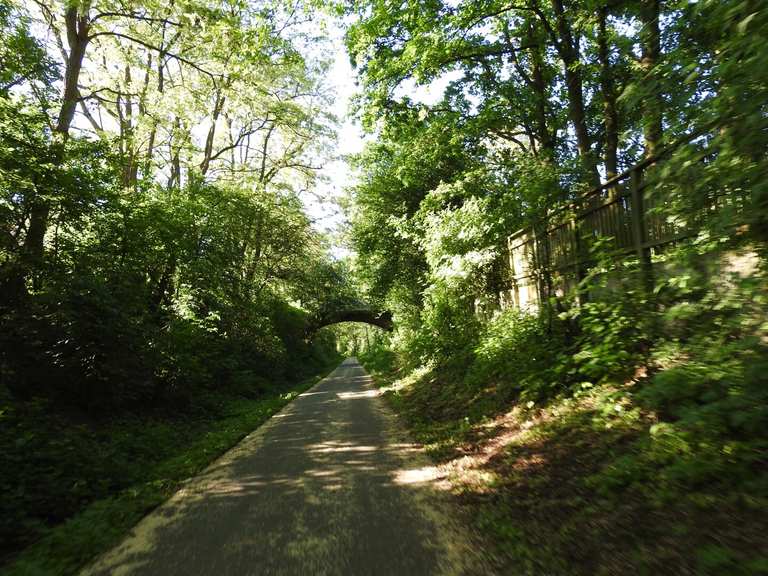 Radweg auf der alten Bahntrasse: Radtouren und Radwege | komoot