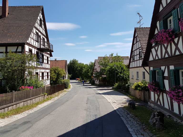 Fachwerkdorf Frankendorf: Wanderungen und Rundwege | komoot