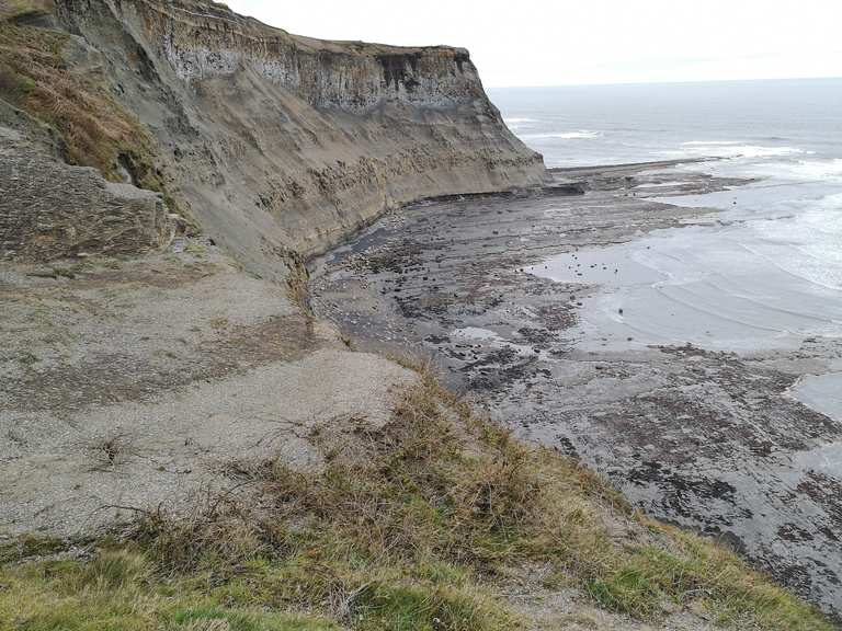Cliffs around Robin hood's bay – Viewpoint over Maw Wyke Runde von ...