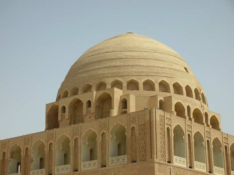 Soltan Sanjar Mausoleum wandelroutes en hikes | Komoot